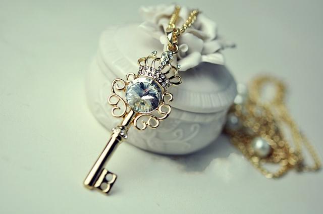 Vintage Crystal Key Style Necklace on Luulla